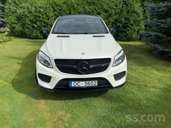 Белый Мерседес GLE 43 AMG 2017 в Рига, объемом двигателя 3.00 л и пробегом 290 тыс. км за 25500 €, фото 2 на AUTOMOTO.COM.LV