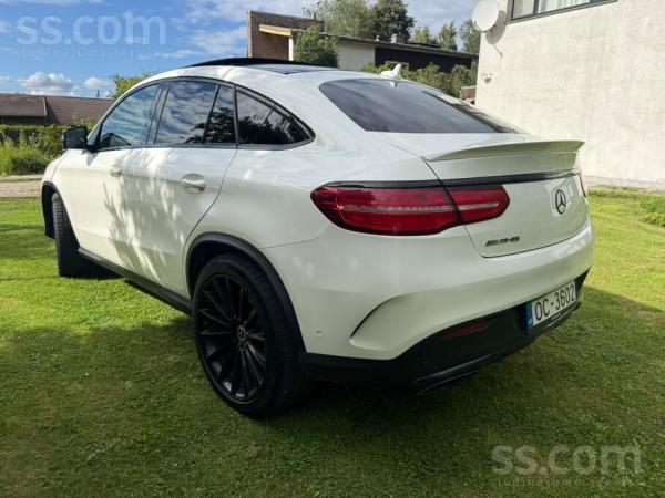 Белый Мерседес GLE 43 AMG 2017 в Рига, объемом двигателя 3.00 л и пробегом 290 тыс. км за 25500 €, фото 6 на AUTOMOTO.COM.LV