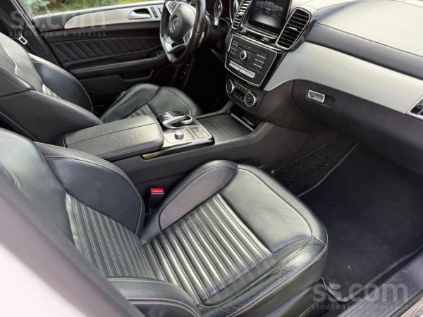 Белый Мерседес GLE 43 AMG 2017 в Рига, объемом двигателя 3.00 л и пробегом 290 тыс. км за 25500 €, фото 8 на AUTOMOTO.COM.LV