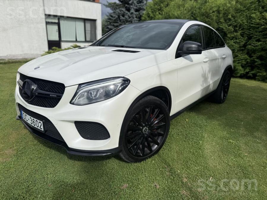 Белый Мерседес GLE 43 AMG 2017 в Рига, объемом двигателя 3.00 л и пробегом 295 тыс. км за 25500 €, фото 4 на AUTOMOTO.COM.LV
