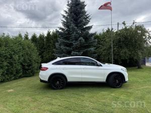 Белый Мерседес GLE 43 AMG 2017 в Рига, объемом двигателя 3.00 л и пробегом 295 тыс. км за 25500 €, фото 7 на AUTOMOTO.COM.LV