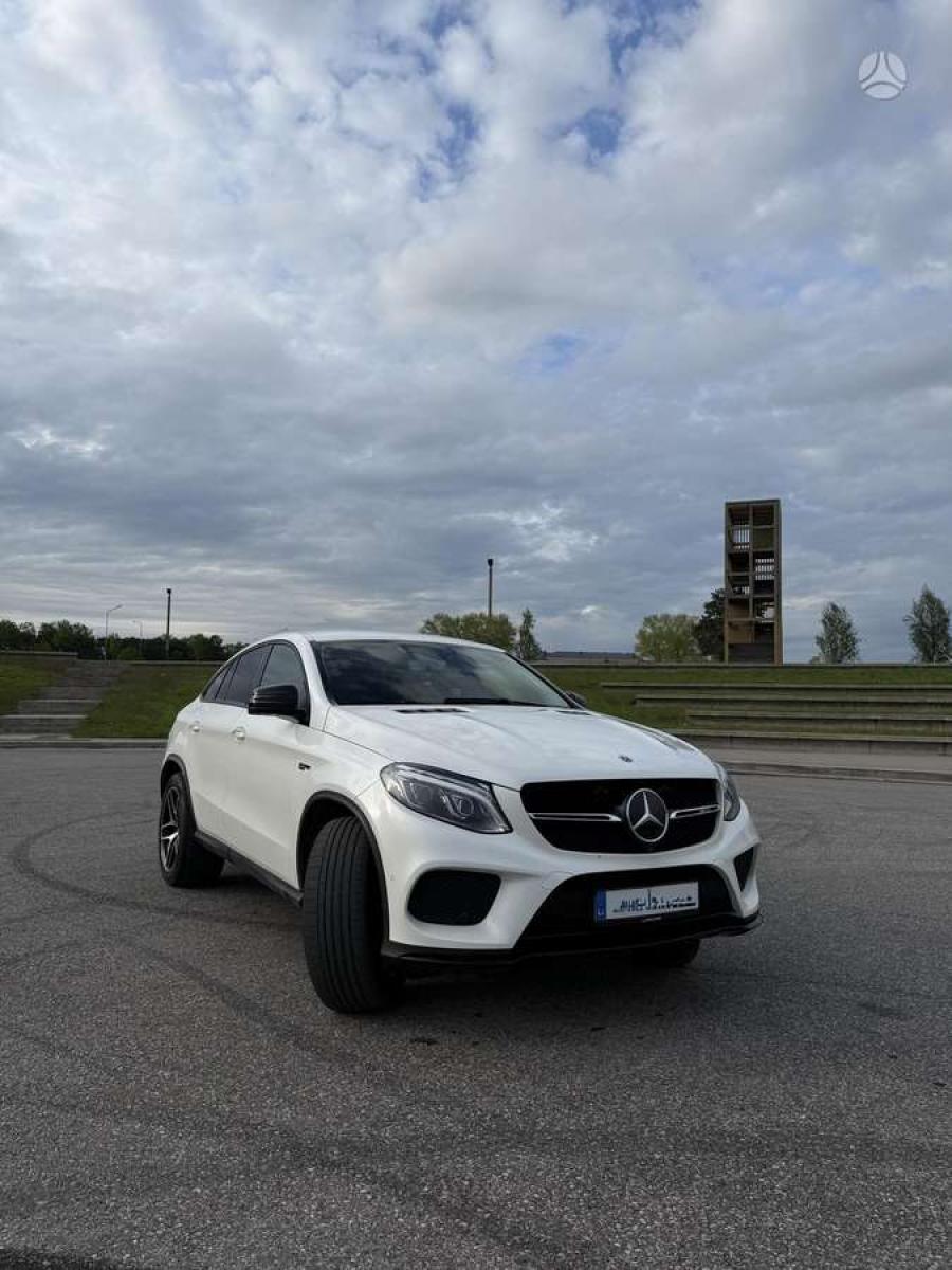 Balts Mercedes-Benz GLE 43 AMG 2017 Viļņa, ar dzinēja tilpumu 3.00 L un nobraukumu 144 tūkst. km par 32000 €, foto 1 vietnē AUTOMOTO.COM.LV