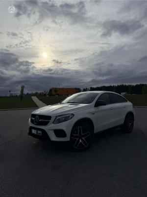 Balts Mercedes-Benz GLE 43 AMG 2017 Viļņa, ar dzinēja tilpumu 3.00 L un nobraukumu 144 tūkst. km par 32000 €, foto 3 vietnē AUTOMOTO.COM.LV