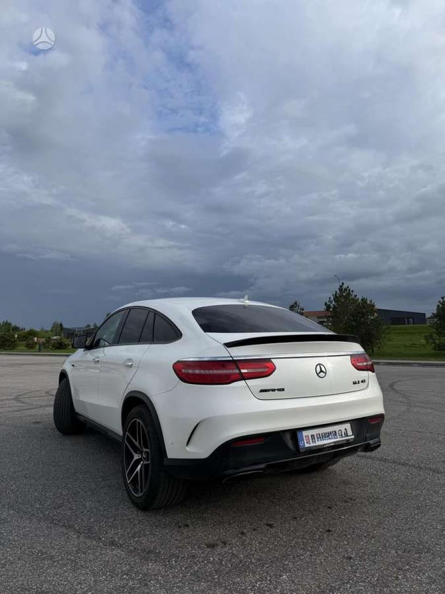 Balts Mercedes-Benz GLE 43 AMG 2017 Viļņa, ar dzinēja tilpumu 3.00 L un nobraukumu 144 tūkst. km par 32000 €, foto 5 vietnē AUTOMOTO.COM.LV