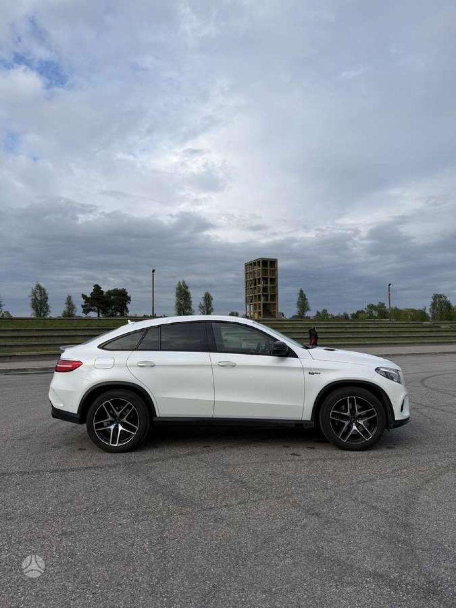 Balts Mercedes-Benz GLE 43 AMG 2017 Viļņa, ar dzinēja tilpumu 3.00 L un nobraukumu 144 tūkst. km par 32000 €, foto 7 vietnē AUTOMOTO.COM.LV
