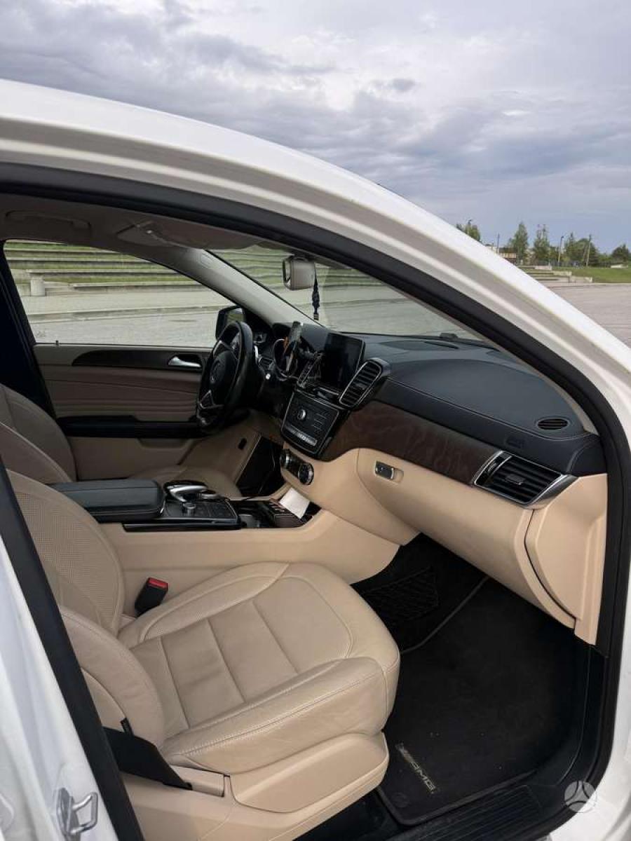 Balts Mercedes-Benz GLE 43 AMG 2017 Viļņa, ar dzinēja tilpumu 3.00 L un nobraukumu 144 tūkst. km par 32000 €, foto 12 vietnē AUTOMOTO.COM.LV