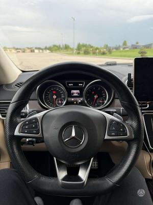 Balts Mercedes-Benz GLE 43 AMG 2017 Viļņa, ar dzinēja tilpumu 3.00 L un nobraukumu 144 tūkst. km par 32000 €, foto 16 vietnē AUTOMOTO.COM.LV