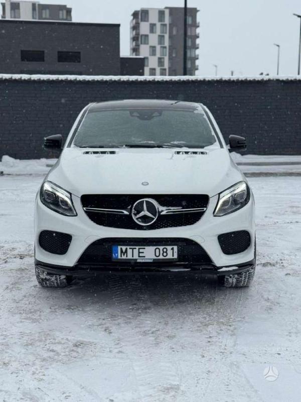 Balts Mercedes-Benz GLE 43 AMG 2019 Kauņa, ar dzinēja tilpumu 3.00 L un nobraukumu 98 tūkst. km par 31900 €, foto 1 vietnē AUTOMOTO.COM.LV