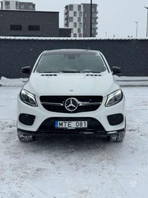 White Mercedes-Benz GLE 43 AMG 2019 in Kaunas, with an engine capacity of 3.00 L and mileage of 98 thousand km for 31900 €, photo  on AUTOMOTO.COM.LV
