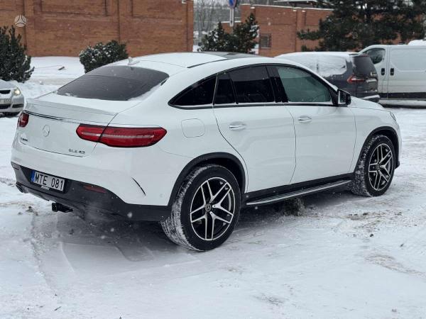 Balts Mercedes-Benz GLE 43 AMG 2019 Kauņa, ar dzinēja tilpumu 3.00 L un nobraukumu 98 tūkst. km par 31900 €, foto 7 vietnē AUTOMOTO.COM.LV