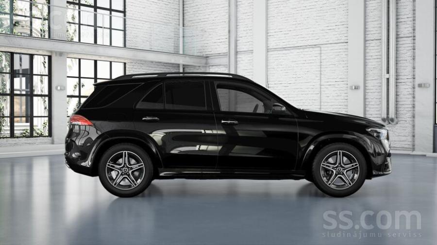 Black Mercedes-Benz GLE 450 AMG 2025 in Riga, with an engine capacity of 3.00 L and mileage of 17 thousand km for 76900 €, photo 4 on AUTOMOTO.COM.LV