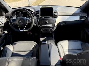 Black Mercedes-Benz GLE 450 AMG 2016 in Riga, with an engine capacity of 3.00 L and mileage of 221 thousand km for 28500 €, photo 19 on AUTOMOTO.COM.LV