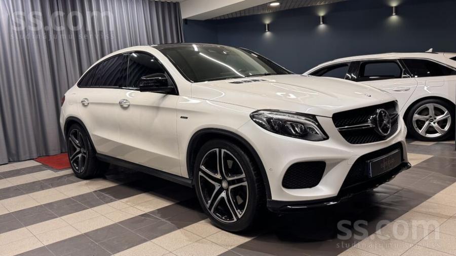 Balts Mercedes-Benz GLE 450 AMG 2016 Rīga, ar dzinēja tilpumu 3.00 L un nobraukumu 240 tūkst. km par 29990 €, foto 3 vietnē AUTOMOTO.COM.LV