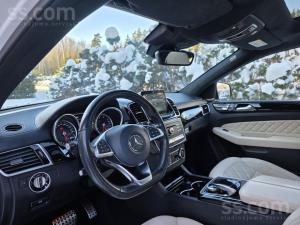 Белый Мерседес GLE 450 AMG 2016 в Рига, объемом двигателя 3.00 л и пробегом 186 тыс. км за 28500 €, фото 13 на AUTOMOTO.COM.LV