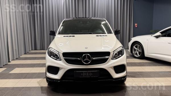 White Mercedes-Benz GLE 450 AMG 2016 in Riga, with an engine capacity of 3.00 L and mileage of 240 thousand km for 28490 €, photo 2 on AUTOMOTO.COM.LV
