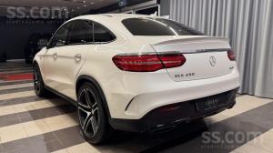 White Mercedes-Benz GLE 450 AMG 2016 in Riga, with an engine capacity of 3.00 L and mileage of 240 thousand km for 28490 €, photo 7 on AUTOMOTO.COM.LV