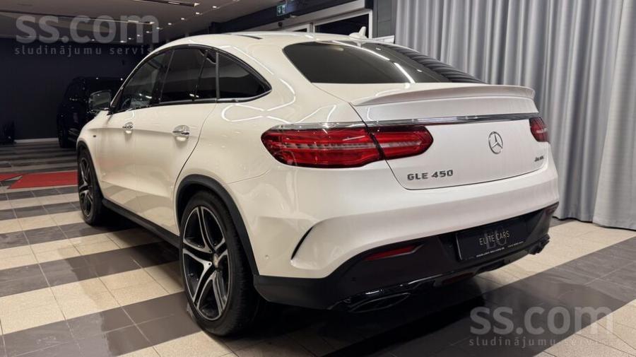 White Mercedes-Benz GLE 450 AMG 2016 in Riga, with an engine capacity of 3.00 L and mileage of 240 thousand km for 28490 €, photo 7 on AUTOMOTO.COM.LV