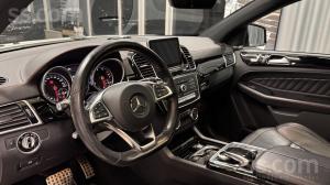 White Mercedes-Benz GLE 450 AMG 2016 in Riga, with an engine capacity of 3.00 L and mileage of 240 thousand km for 28490 €, photo 9 on AUTOMOTO.COM.LV