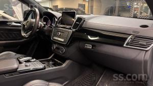 White Mercedes-Benz GLE 450 AMG 2016 in Riga, with an engine capacity of 3.00 L and mileage of 240 thousand km for 28490 €, photo 13 on AUTOMOTO.COM.LV