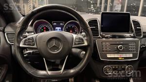 White Mercedes-Benz GLE 450 AMG 2016 in Riga, with an engine capacity of 3.00 L and mileage of 240 thousand km for 28490 €, photo 20 on AUTOMOTO.COM.LV