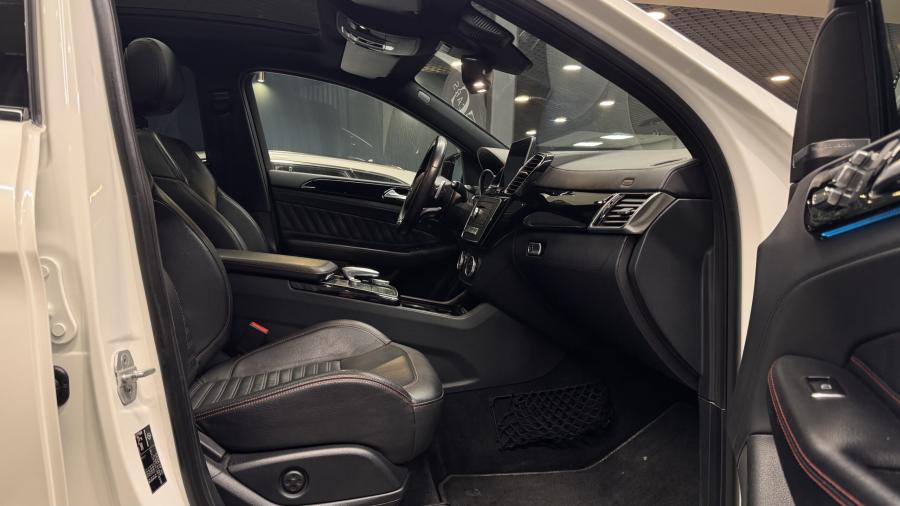 Balts Mercedes-Benz GLE 450 AMG 2016 Rīga, ar dzinēja tilpumu 3.00 L un nobraukumu 240 tūkst. km par 28490 €, foto 11 vietnē AUTOMOTO.COM.LV