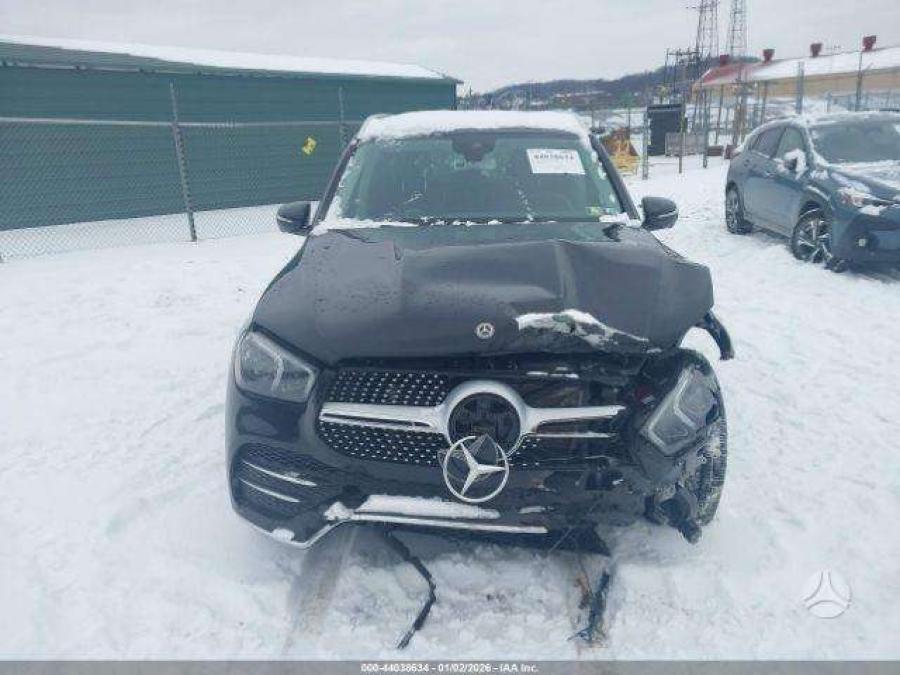 Melns Mercedes-Benz gle-450 2020 Klaipėda, ar dzinēja tilpumu 0.00 L un nobraukumu 54 tūkst. km par 19100 €, foto 12 vietnē AUTOMOTO.COM.LV