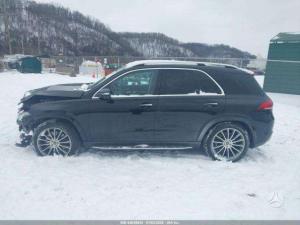 Melns Mercedes-Benz gle-450 2020 Klaipėda, ar dzinēja tilpumu 0.00 L un nobraukumu 54 tūkst. km par 19100 €, foto 14 vietnē AUTOMOTO.COM.LV