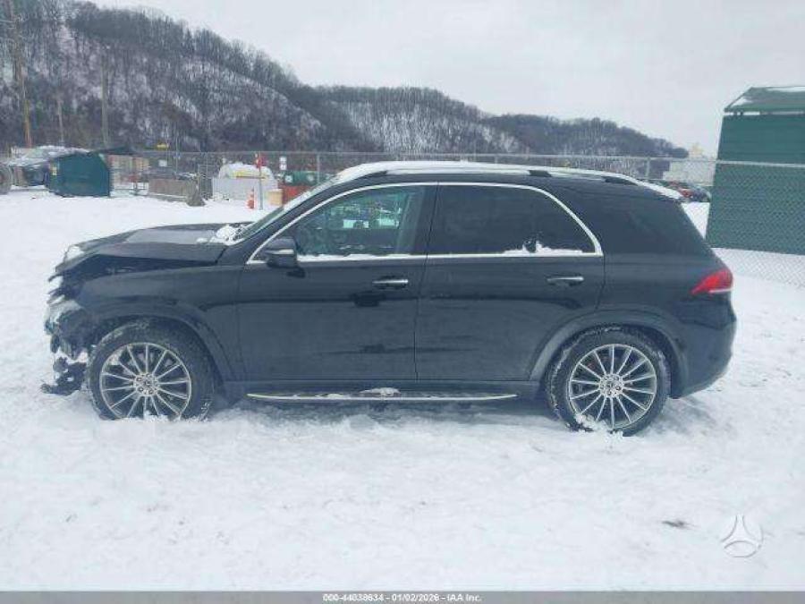 Melns Mercedes-Benz gle-450 2020 Klaipėda, ar dzinēja tilpumu 0.00 L un nobraukumu 54 tūkst. km par 19100 €, foto 14 vietnē AUTOMOTO.COM.LV