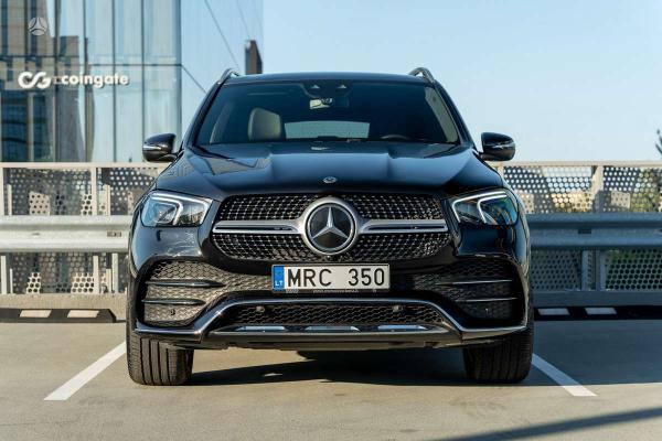 Melns Mercedes-Benz gle-450 2021 Viļņa, ar dzinēja tilpumu 3.00 L un nobraukumu 56 tūkst. km par 52900 €, foto 1 vietnē AUTOMOTO.COM.LV