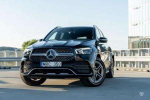 Black Mercedes-Benz gle-450 2021 in Vilnius, with an engine capacity of 3.00 L and mileage of 56 thousand km for 52900 €, photo 4 on AUTOMOTO.COM.LV