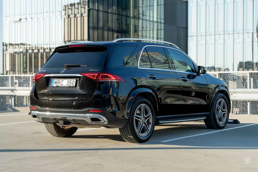 Black Mercedes-Benz gle-450 2021 in Vilnius, with an engine capacity of 3.00 L and mileage of 56 thousand km for 52900 €, photo 8 on AUTOMOTO.COM.LV
