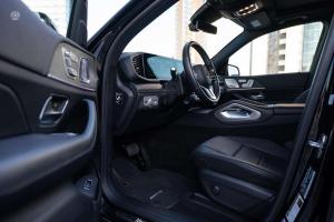 Black Mercedes-Benz gle-450 2021 in Vilnius, with an engine capacity of 3.00 L and mileage of 56 thousand km for 52900 €, photo 14 on AUTOMOTO.COM.LV