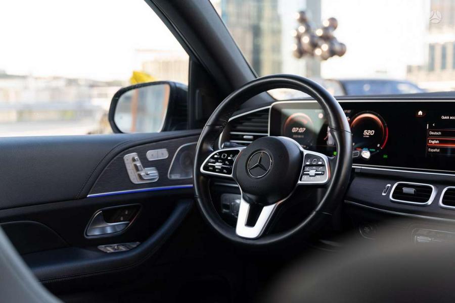 Black Mercedes-Benz gle-450 2021 in Vilnius, with an engine capacity of 3.00 L and mileage of 56 thousand km for 52900 €, photo 15 on AUTOMOTO.COM.LV