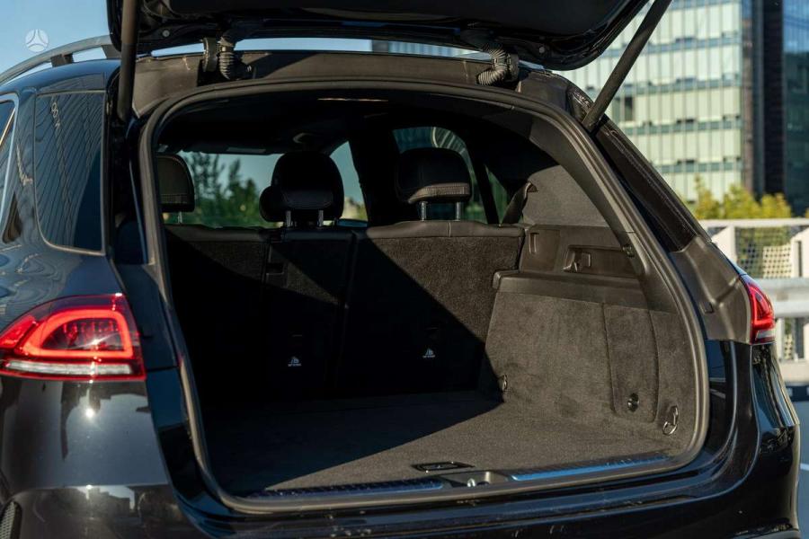 Black Mercedes-Benz gle-450 2021 in Vilnius, with an engine capacity of 3.00 L and mileage of 56 thousand km for 52900 €, photo 29 on AUTOMOTO.COM.LV