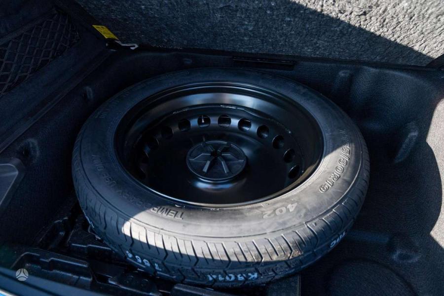 Black Mercedes-Benz gle-450 2021 in Vilnius, with an engine capacity of 3.00 L and mileage of 56 thousand km for 52900 €, photo 30 on AUTOMOTO.COM.LV