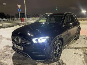 Black Mercedes-Benz gle-450 2022 in Vilnius, with an engine capacity of 3.00 L and mileage of 75 thousand km for 59900 €, photo  on AUTOMOTO.COM.LV