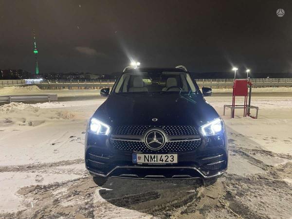 Melns Mercedes-Benz gle-450 2022 Viļņa, ar dzinēja tilpumu 3.00 L un nobraukumu 75 tūkst. km par 59900 €, foto 6 vietnē AUTOMOTO.COM.LV