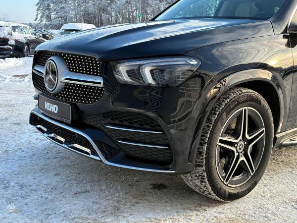Black Mercedes-Benz gle-450 2022 in Vilnius, with an engine capacity of 3.00 L and mileage of 75 thousand km for 59900 €, photo 9 on AUTOMOTO.COM.LV