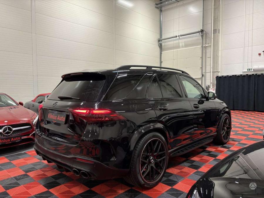 Black Mercedes-Benz gle-450 2023 in Vilnius, with an engine capacity of 3.00 L and mileage of 20 thousand km for 64990 €, photo 4 on AUTOMOTO.COM.LV