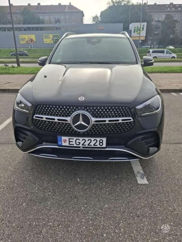 Melns Mercedes-Benz gle-450 2024 Viļņa, ar dzinēja tilpumu 2.00 L un nobraukumu 41 tūkst. km par 79255 €, foto 1 vietnē AUTOMOTO.COM.LV