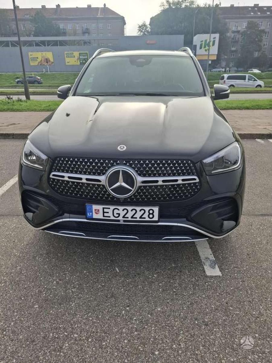 Черный Мерседес GLE 450 2024 в Вильнюс, объемом двигателя 2.00 л и пробегом 41 тыс. км за 79255 €, фото 1 на AUTOMOTO.COM.LV