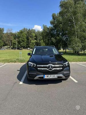 Melns Mercedes-Benz gle-450 2019 Viļņa, ar dzinēja tilpumu 3.00 L un nobraukumu 125 tūkst. km par 49005 €, foto 3 vietnē AUTOMOTO.COM.LV