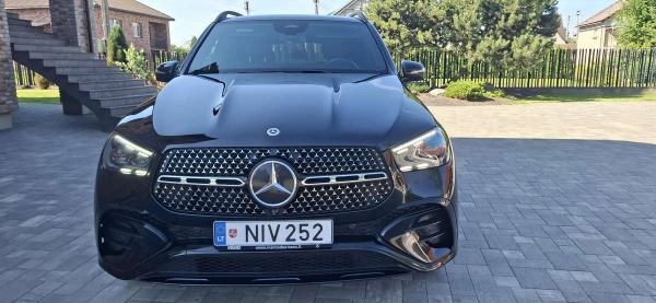 Melns Mercedes-Benz gle-450 2025 Kelmė, ar dzinēja tilpumu 3.00 L un nobraukumu 64 tūkst. km par 82000 €, foto 1 vietnē AUTOMOTO.COM.LV
