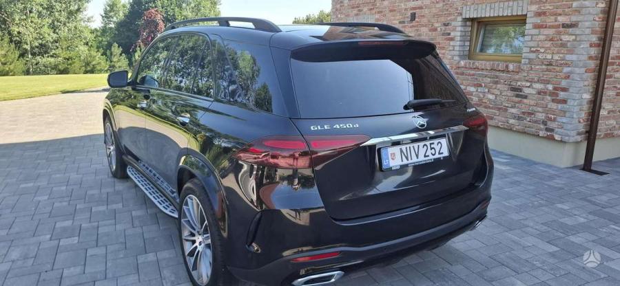 Melns Mercedes-Benz gle-450 2025 Kelmė, ar dzinēja tilpumu 3.00 L un nobraukumu 64 tūkst. km par 82000 €, foto 8 vietnē AUTOMOTO.COM.LV