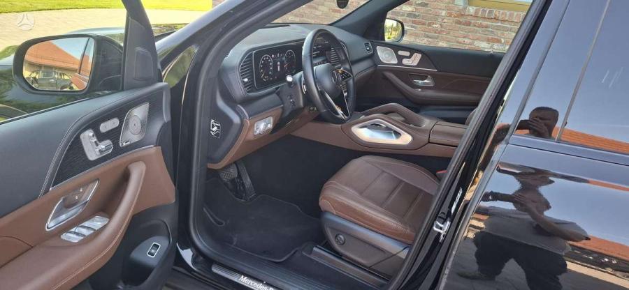 Melns Mercedes-Benz gle-450 2025 Kelmė, ar dzinēja tilpumu 3.00 L un nobraukumu 64 tūkst. km par 82000 €, foto 9 vietnē AUTOMOTO.COM.LV