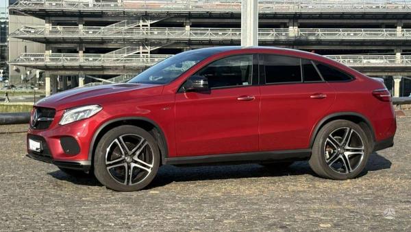 Brūns Mercedes-Benz gle-450 2016 Kauņa, ar dzinēja tilpumu 3.00 L un nobraukumu 110 tūkst. km par 25800 €, foto 4 vietnē AUTOMOTO.COM.LV