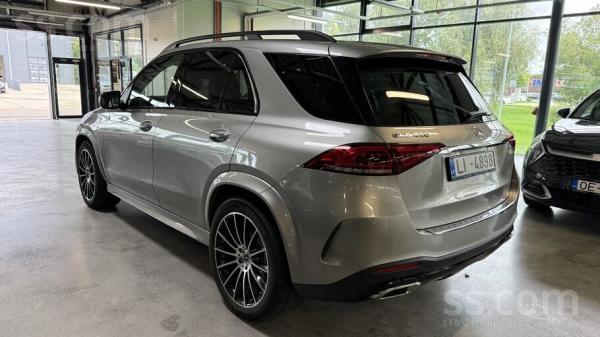 Brown Mercedes-Benz gle-450 2021 in Riga, with an engine capacity of 3.00 L and mileage of 171 thousand km for 47900 €, photo 4 on AUTOMOTO.COM.LV