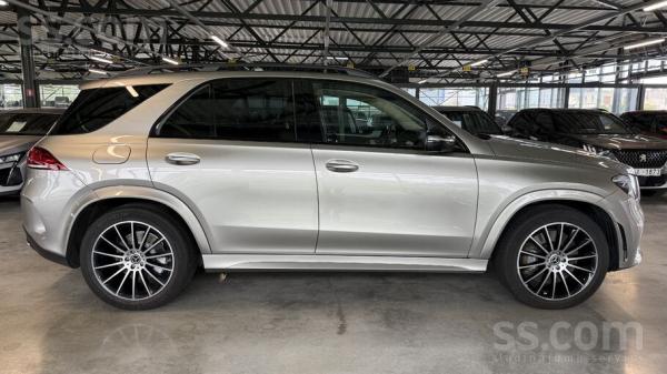 Brown Mercedes-Benz gle-450 2021 in Riga, with an engine capacity of 3.00 L and mileage of 171 thousand km for 47900 €, photo 7 on AUTOMOTO.COM.LV