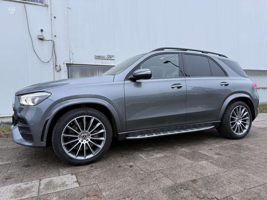 Pelēks Mercedes-Benz gle-450 2019 Viļņa, ar dzinēja tilpumu 3.00 L un nobraukumu 134 tūkst. km par 47900 €, foto 4 vietnē AUTOMOTO.COM.LV
