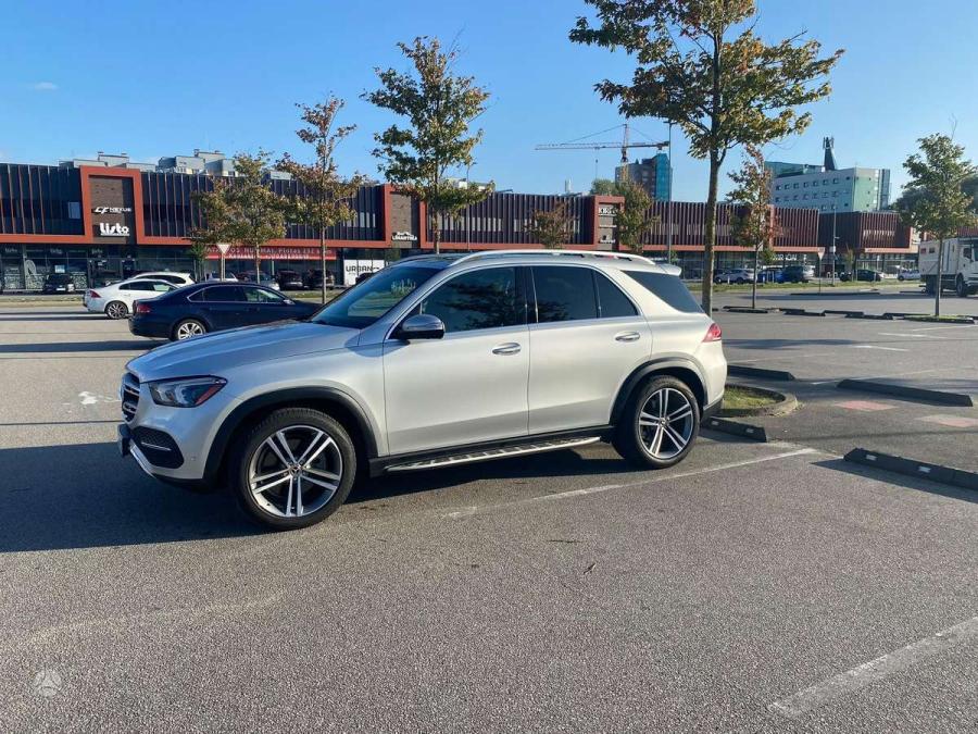 Grey Mercedes-Benz gle-450 2020 in Klaipeda, with an engine capacity of 3.00 L and mileage of 51 thousand km for 42900 €, photo 3 on AUTOMOTO.COM.LV